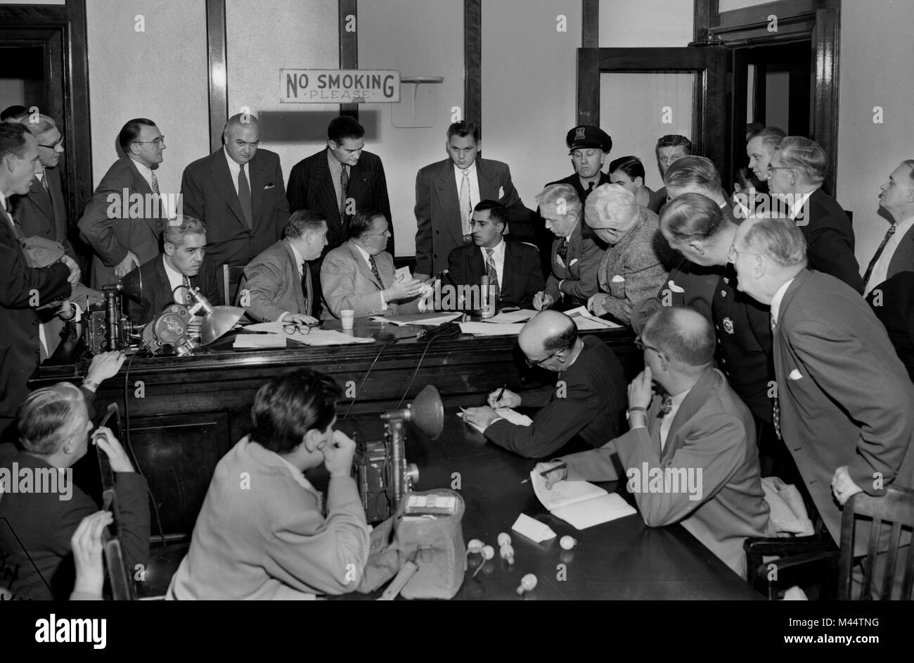 Police crime media cameraman hi-res stock photography and images - Alamy