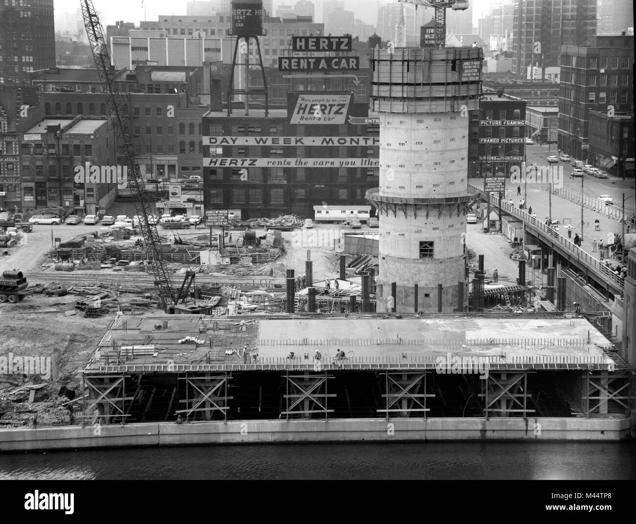 Marina City under construction in Chicago, ca. 1958 Stock Photo - Alamy
