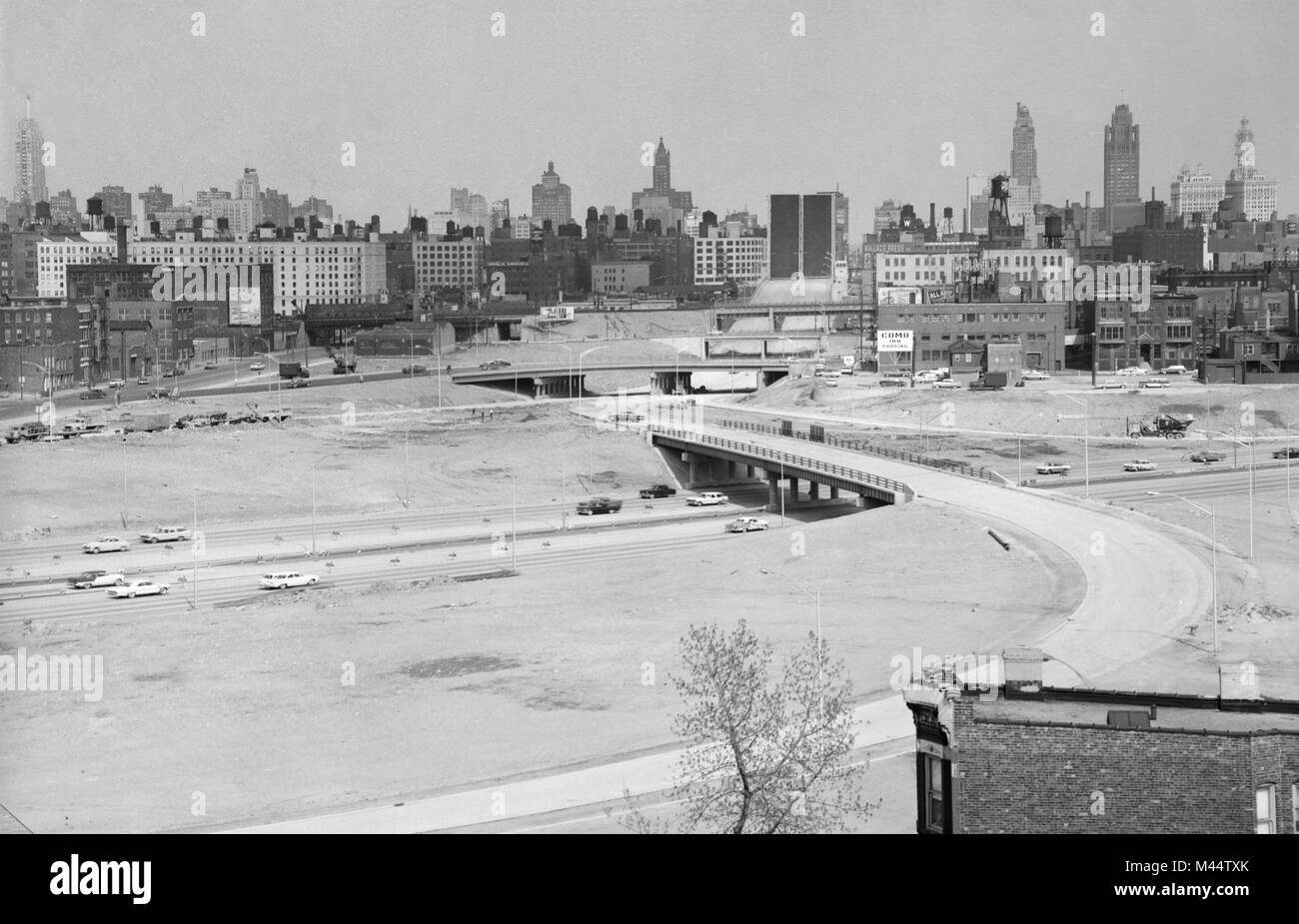 Ramp construction over the NW Expressway/Kennedy Expressway in Chicago ...