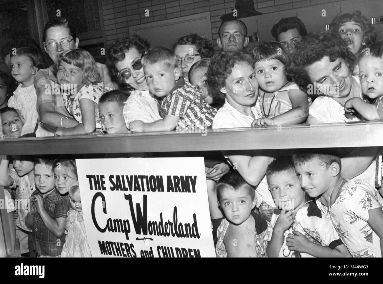 Vintage salvation army hi-res stock photography and images - Alamy