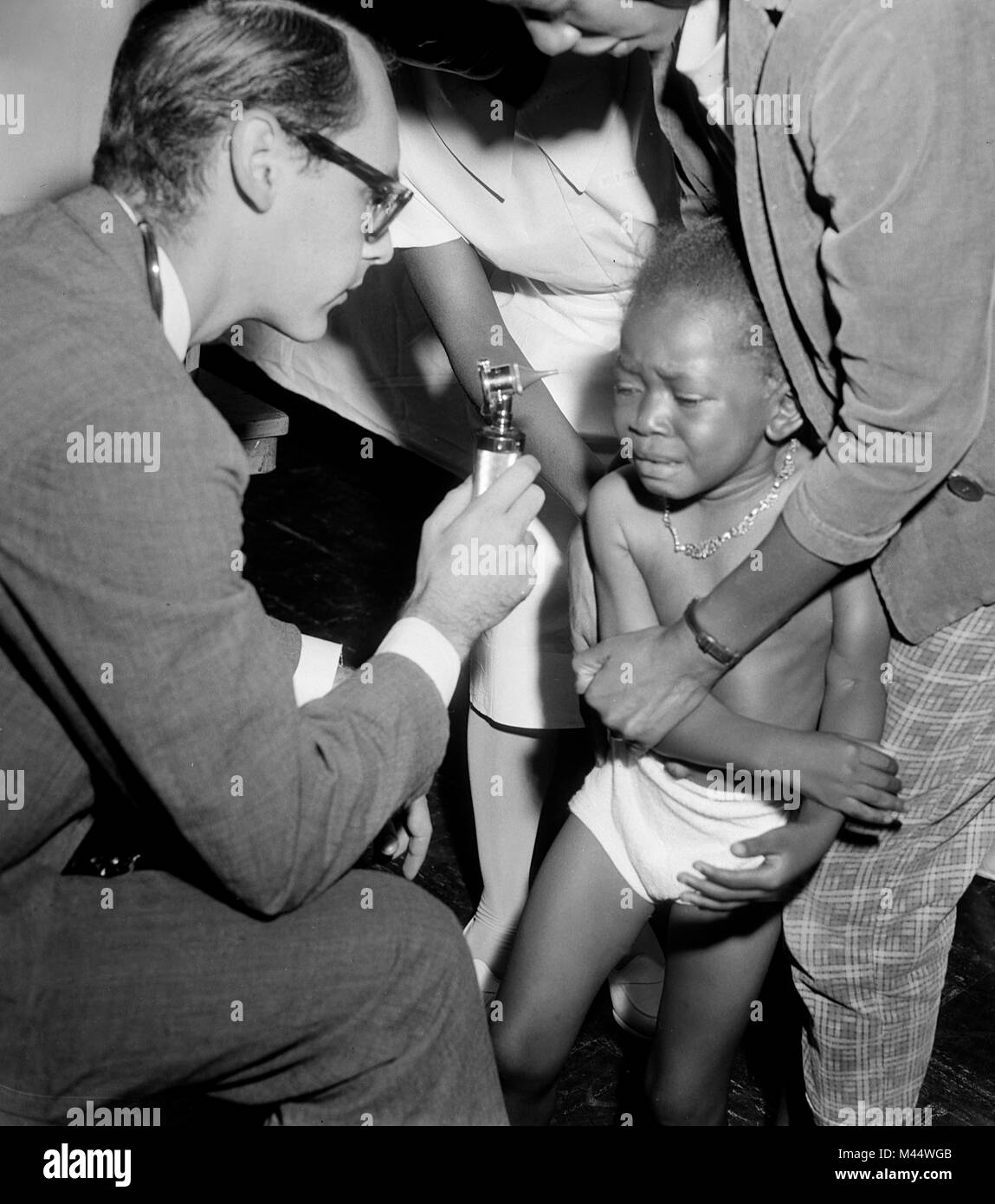 Vintage doctor child hi-res stock photography and images - Alamy