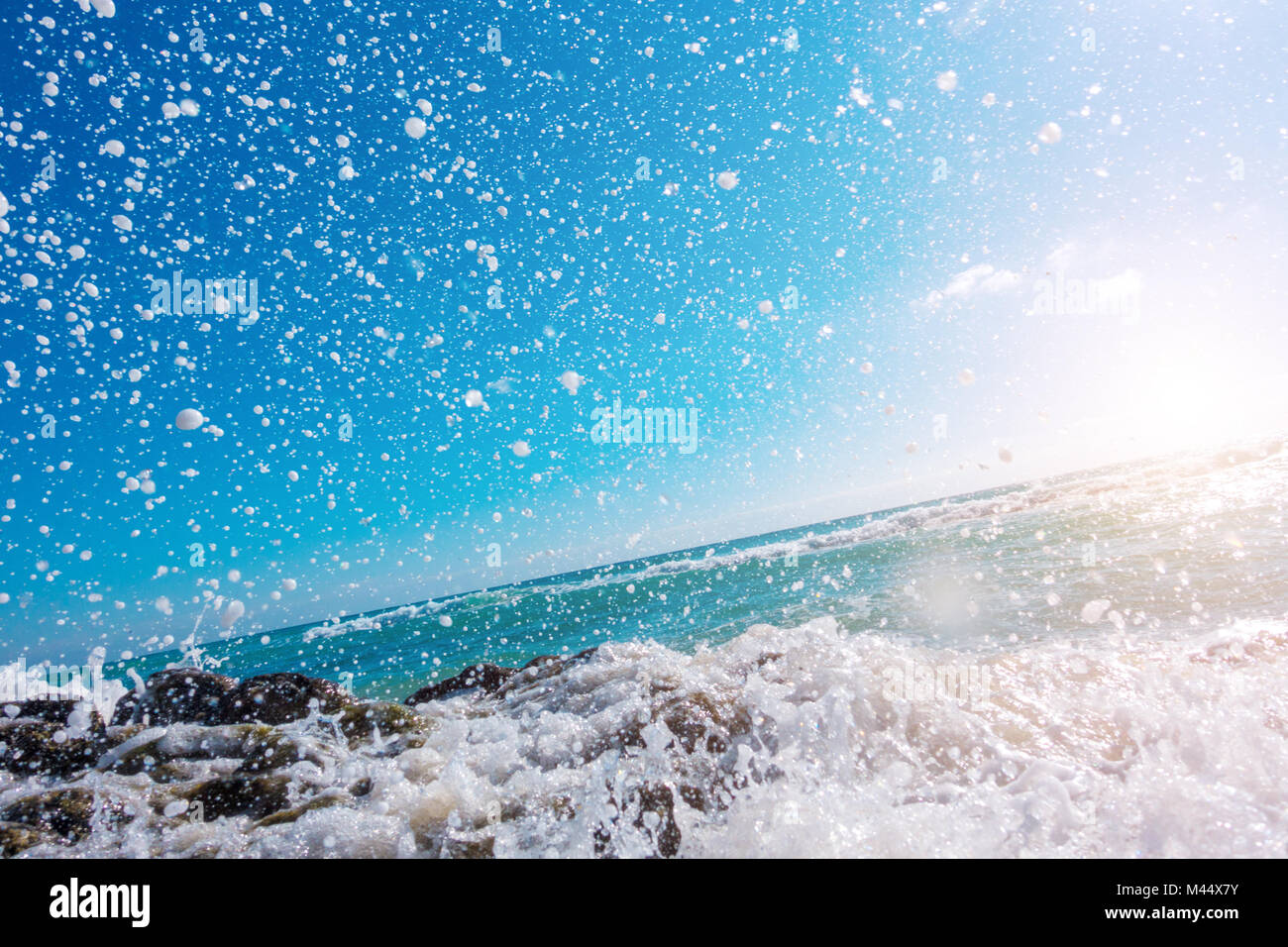 Bursting coastal wave hi-res stock photography and images - Alamy