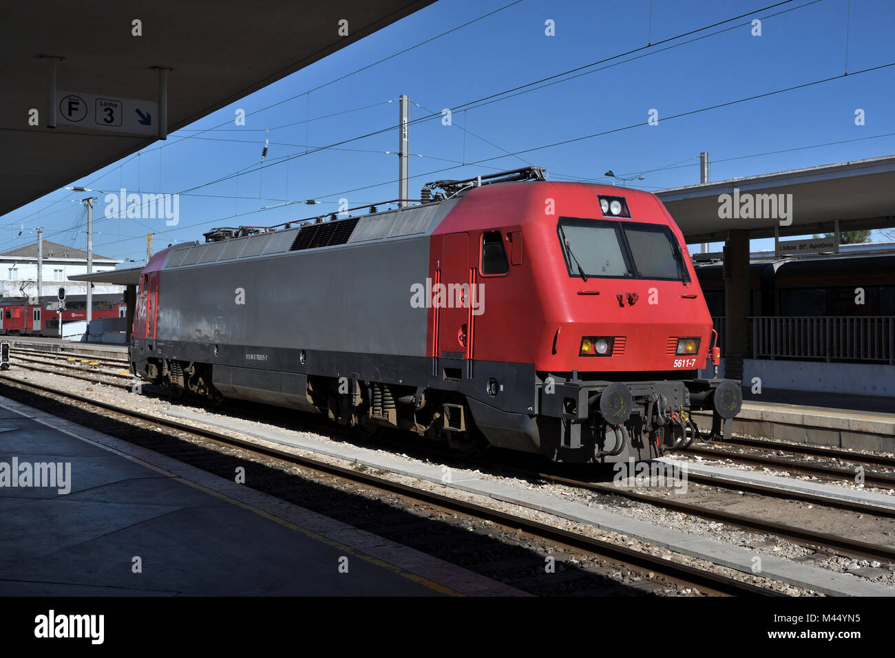 class 5600 electric locomotive;5611-7;santa apolonia station;lisbon ...