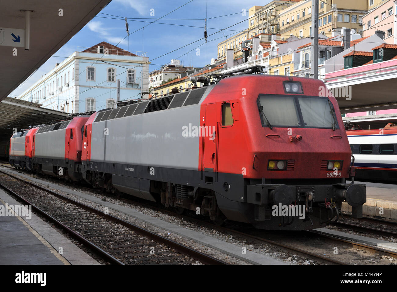 class 5600 electric locomotive;5620-8;santa apolonia station;lisbon ...