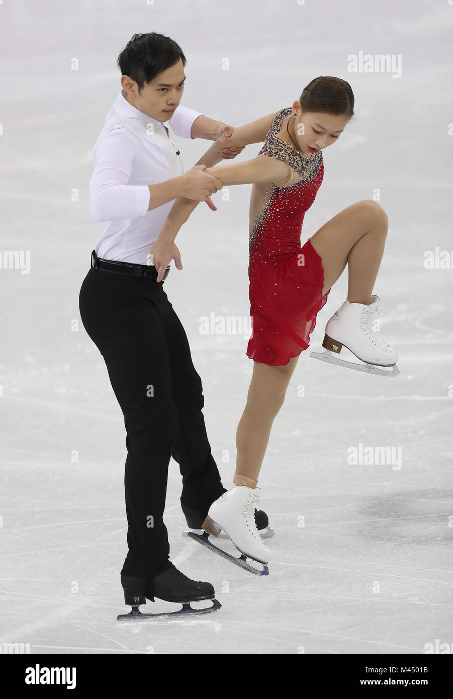 Cheng Peng and Yang Jin of China in the Pairs Figures Skating at the ...