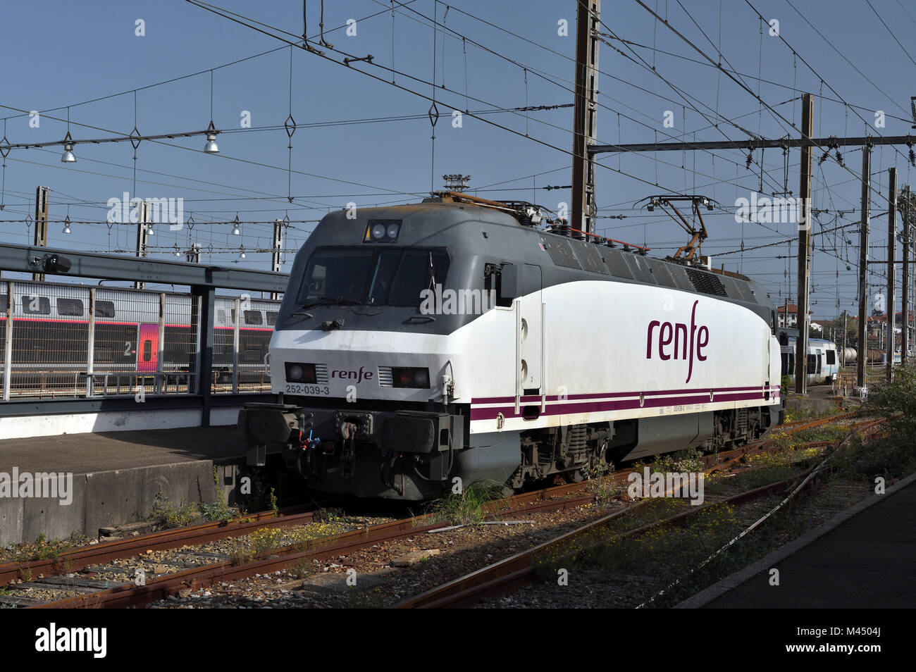 Class 252 hi-res stock photography and images - Alamy