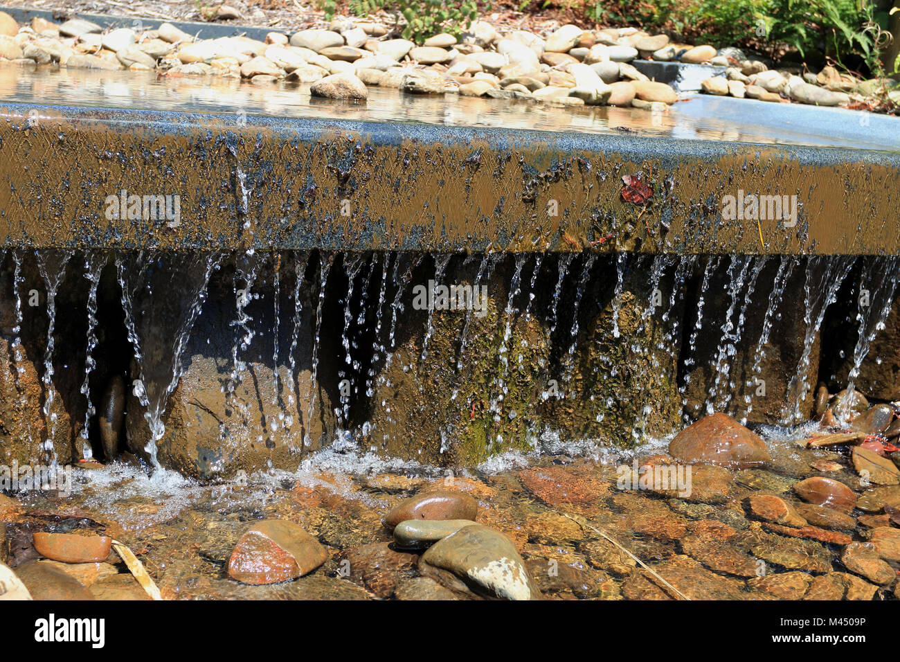 Garden waterfall feature hi-res stock photography and images - Alamy