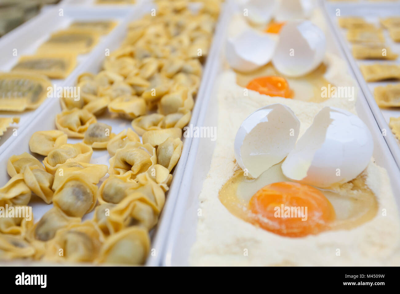 Different types of eggs hi-res stock photography and images - Alamy