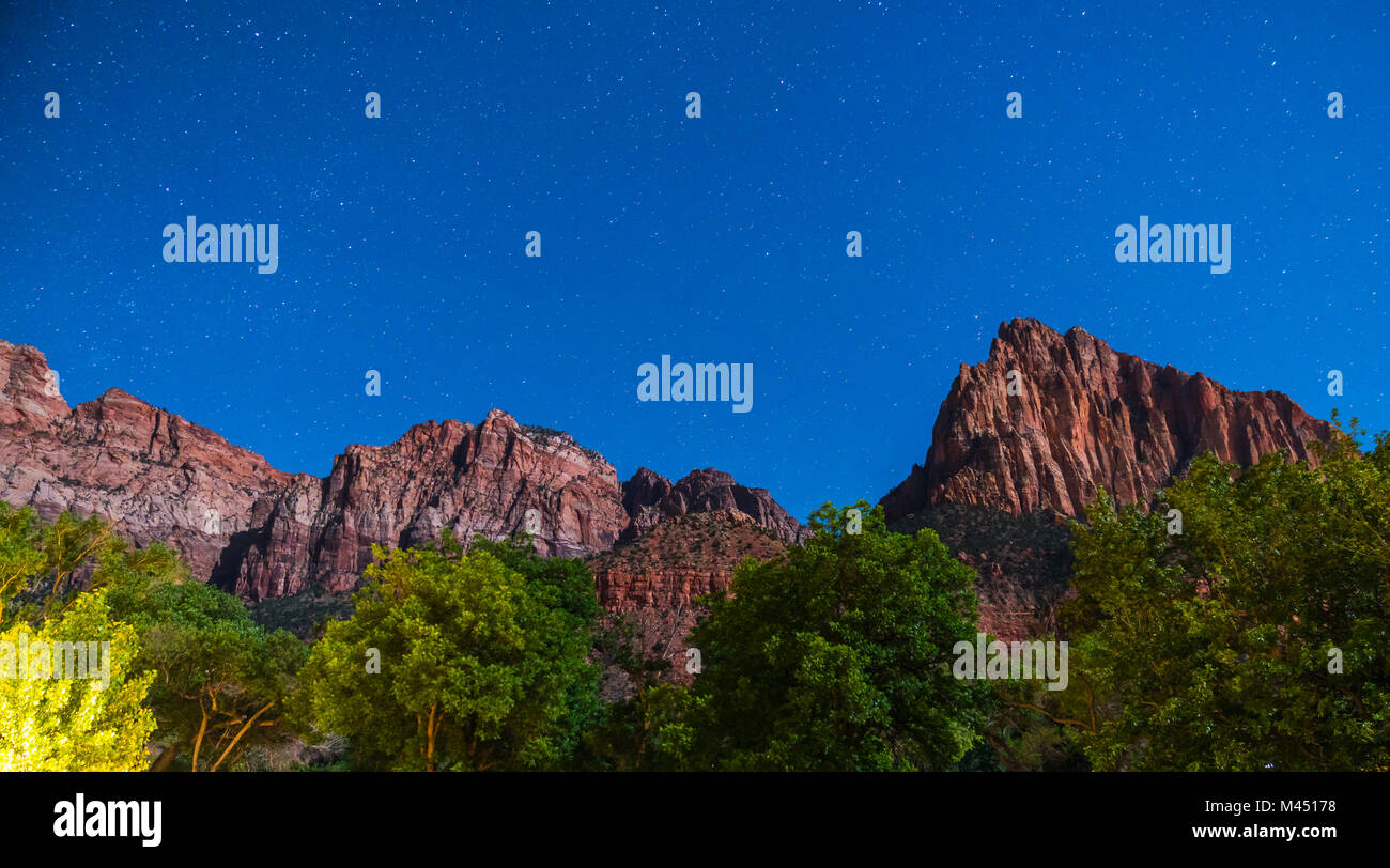 Utah night sky rock hi-res stock photography and images - Alamy