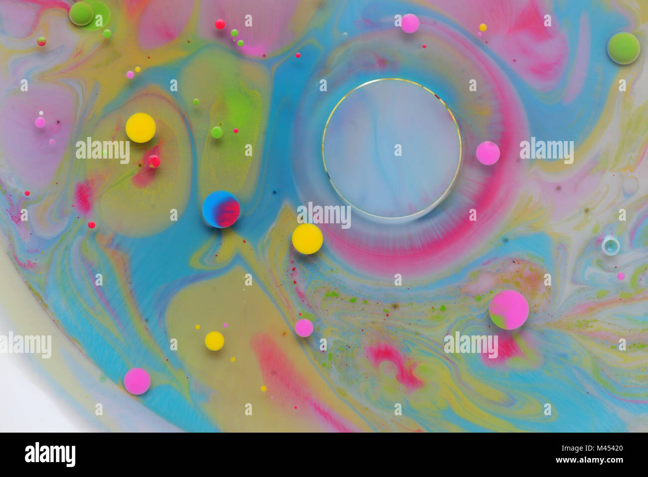 Bubble colors refraction hi-res stock photography and images - Alamy