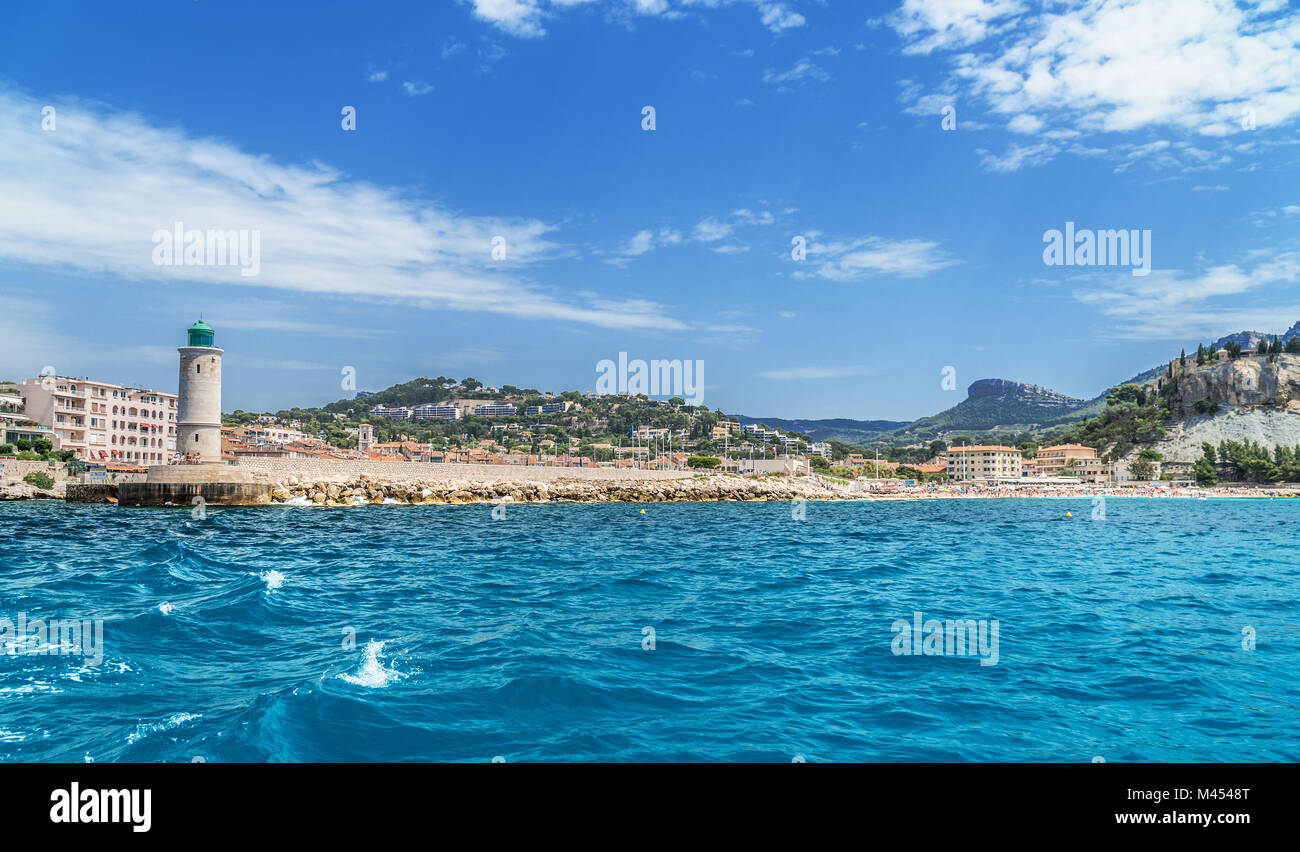 Beach in cassis, provence, france hi-res stock photography and images ...