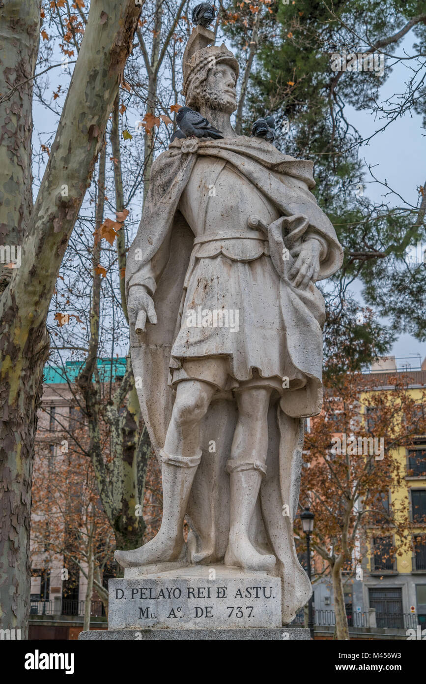Don pelayo statue hi-res stock photography and images - Alamy