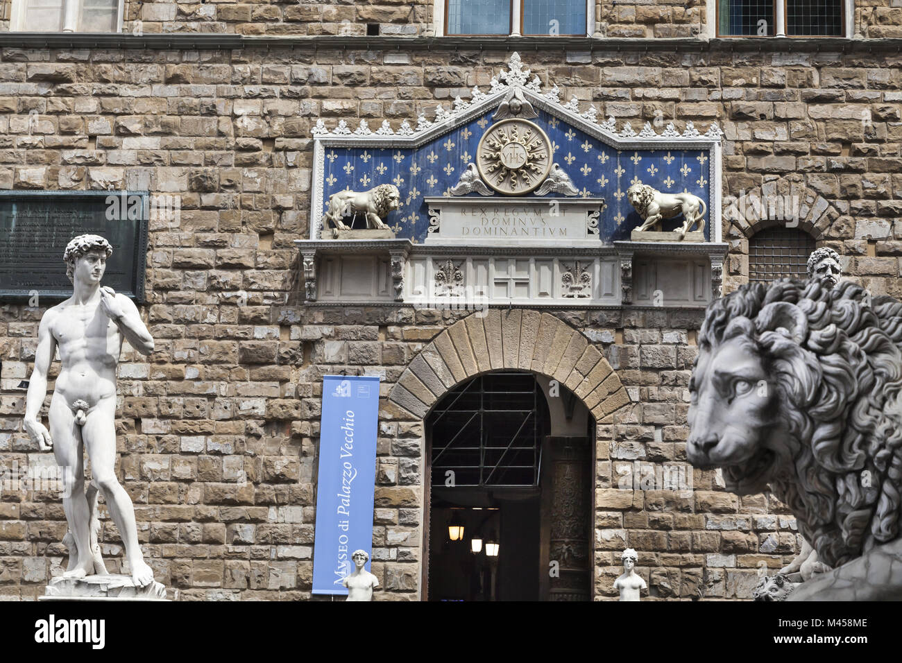 Florence, Palazzo Vecchio with David sculpture Stock Photo - Alamy