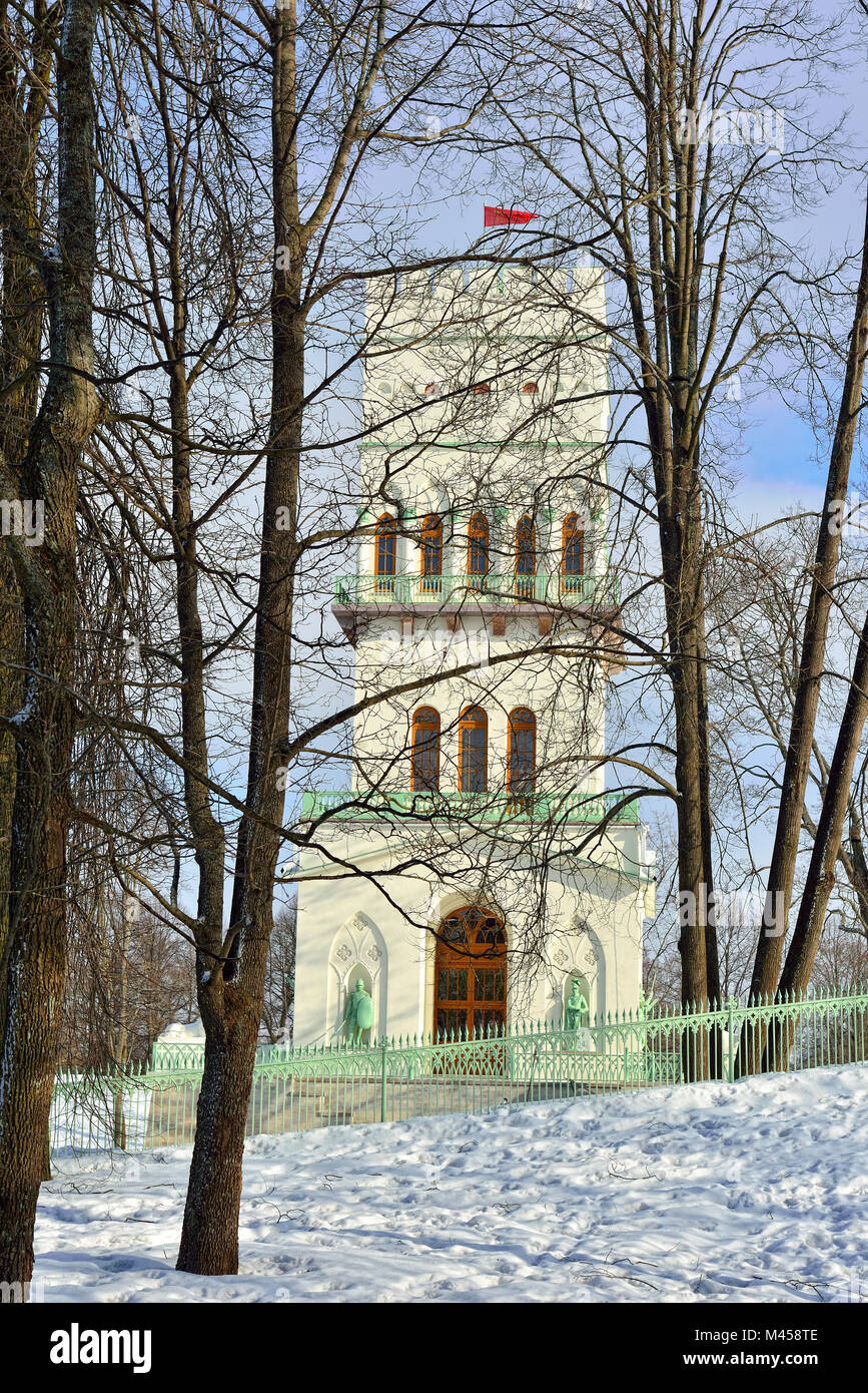 Winter White Tower in Alexander park in Pushkin Stock Photo - Alamy