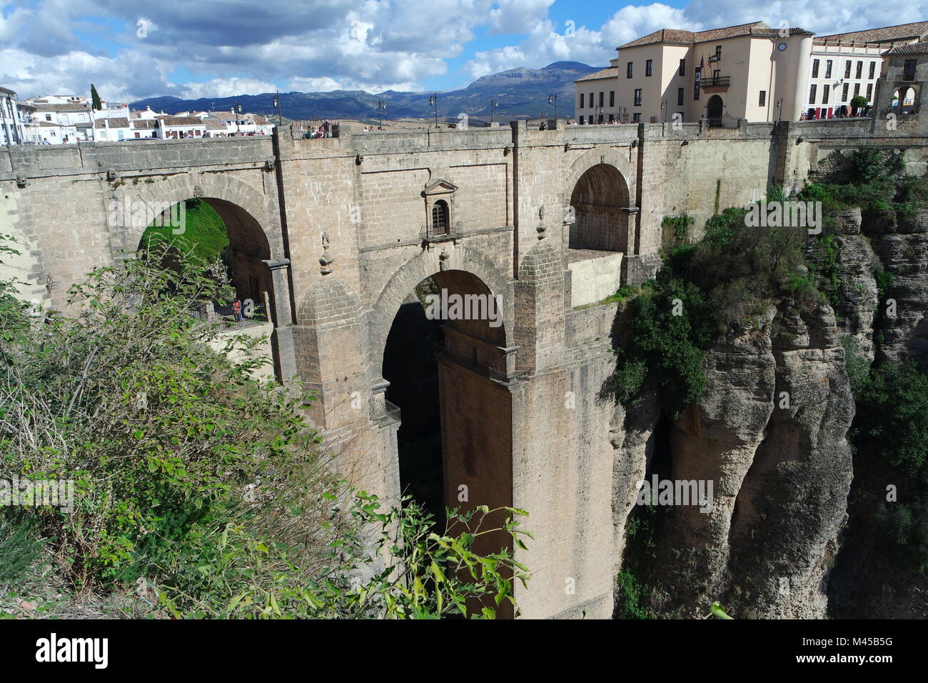 El Puente Nuevo High Resolution Stock Photography and Images - Alamy