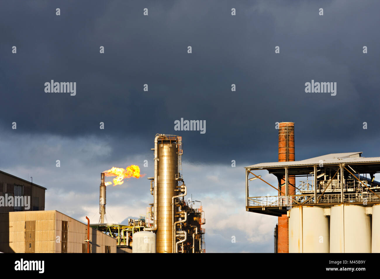 Flare stack burning hi-res stock photography and images - Alamy