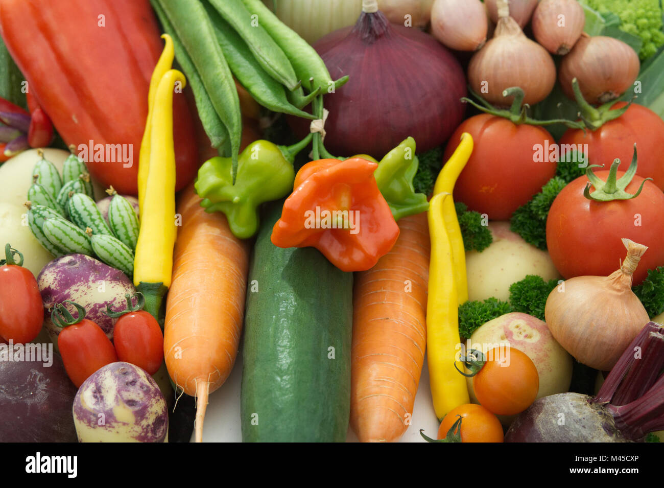 Fresh Vegetable display Stock Photo - Alamy