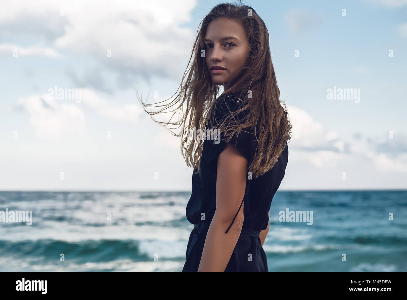 Shoulder beach hi-res stock photography and images - Alamy
