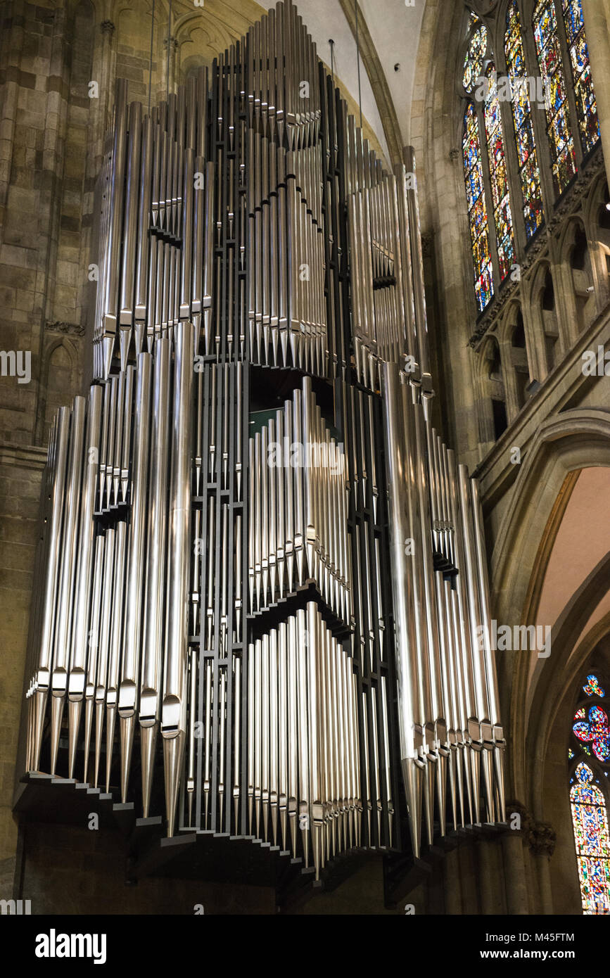 Peter organ hi-res stock photography and images - Alamy