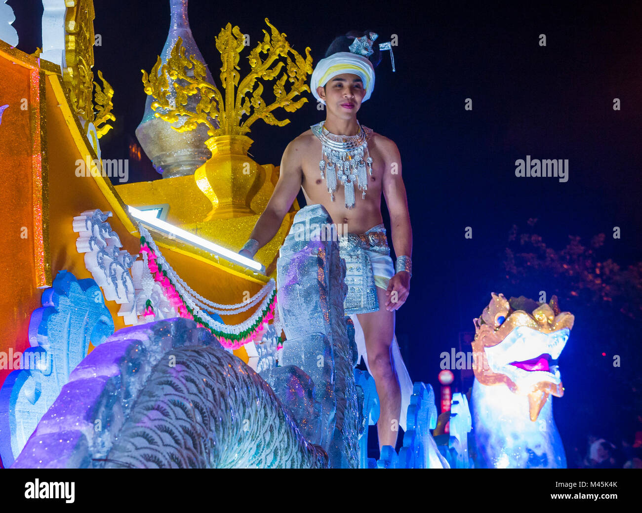CHIANG MAI , THAILAND - NOV 04 : Participant in a parade during Yee ...