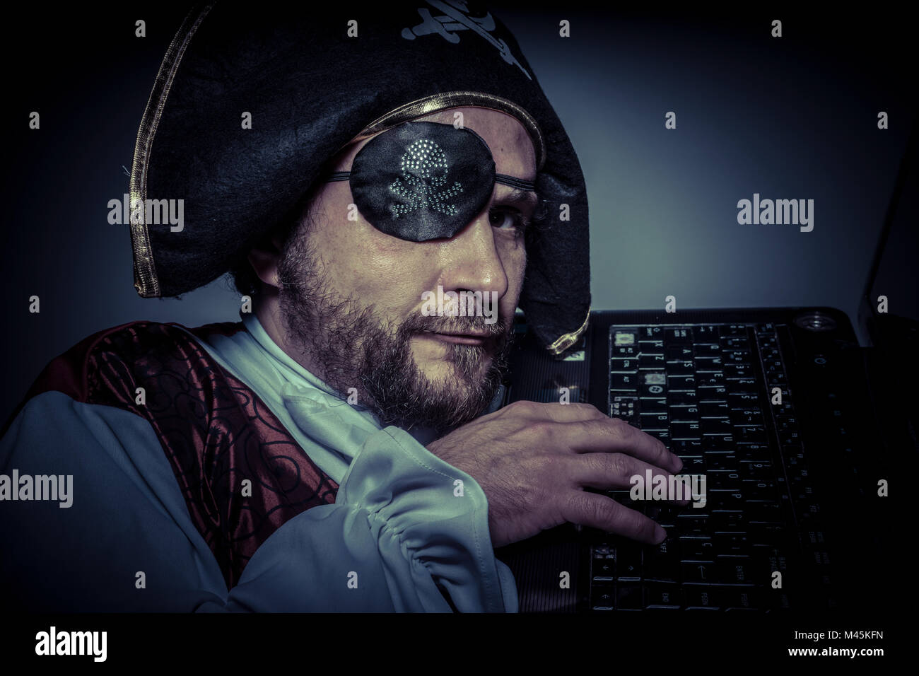 Laptop copyright symbol piracy hi-res stock photography and images - Alamy