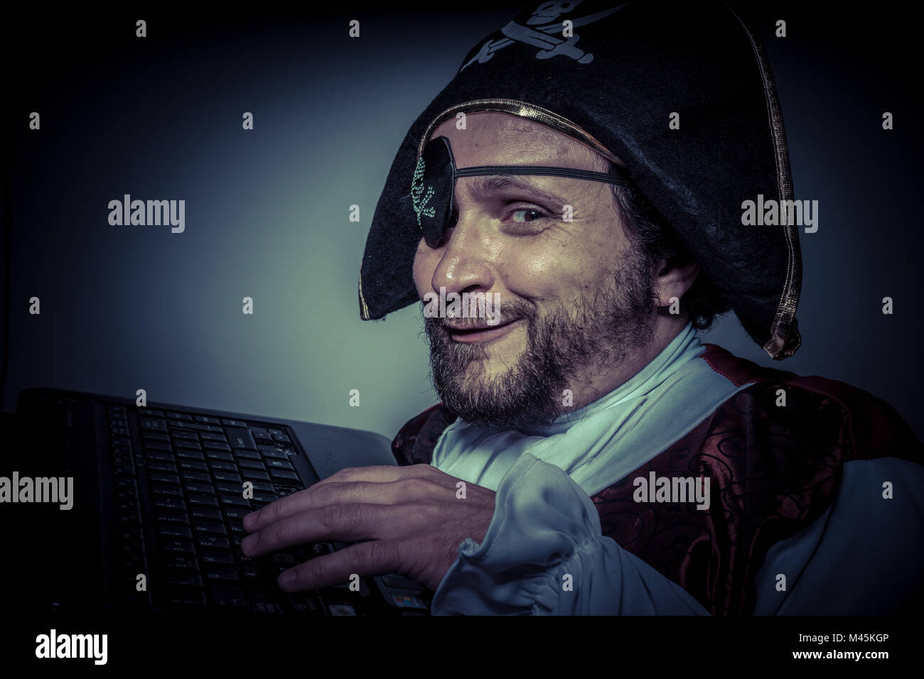 Skull cracker hi-res stock photography and images - Alamy