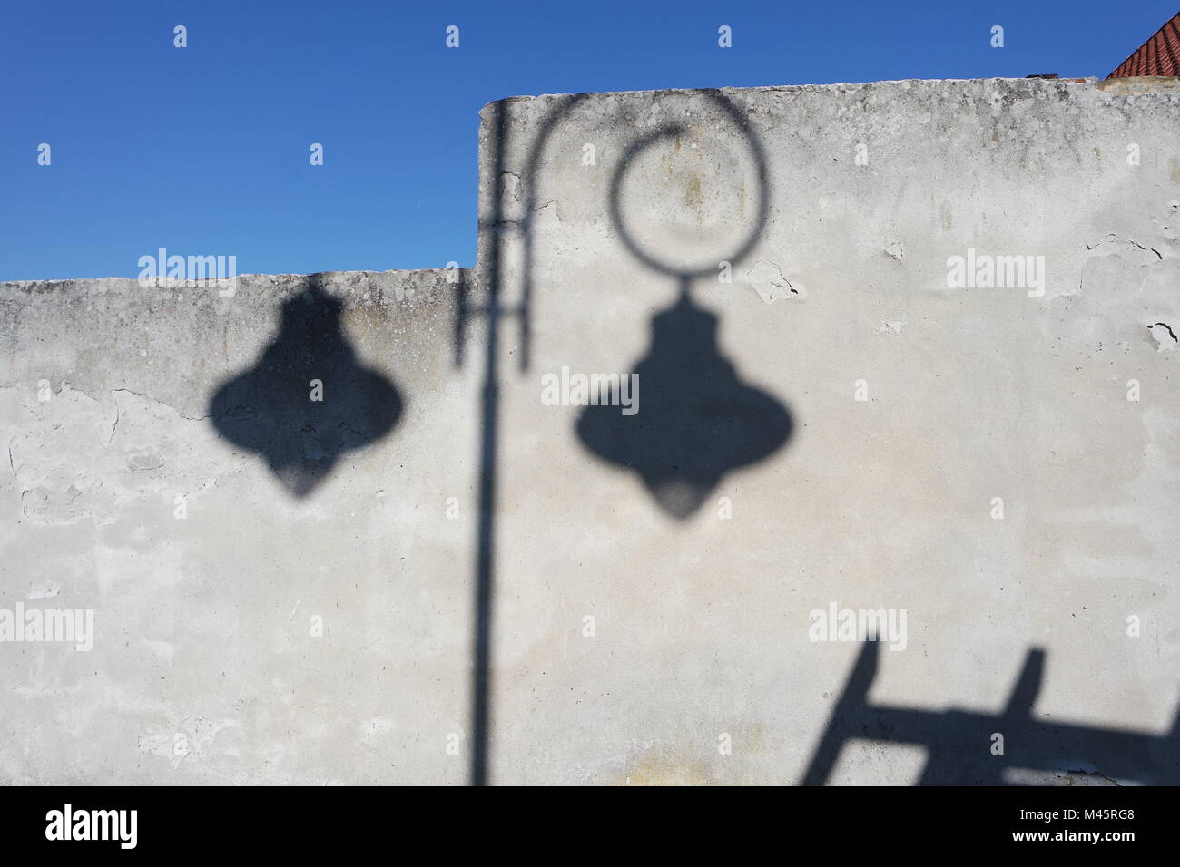 Shadows on wall hi-res stock photography and images - Alamy