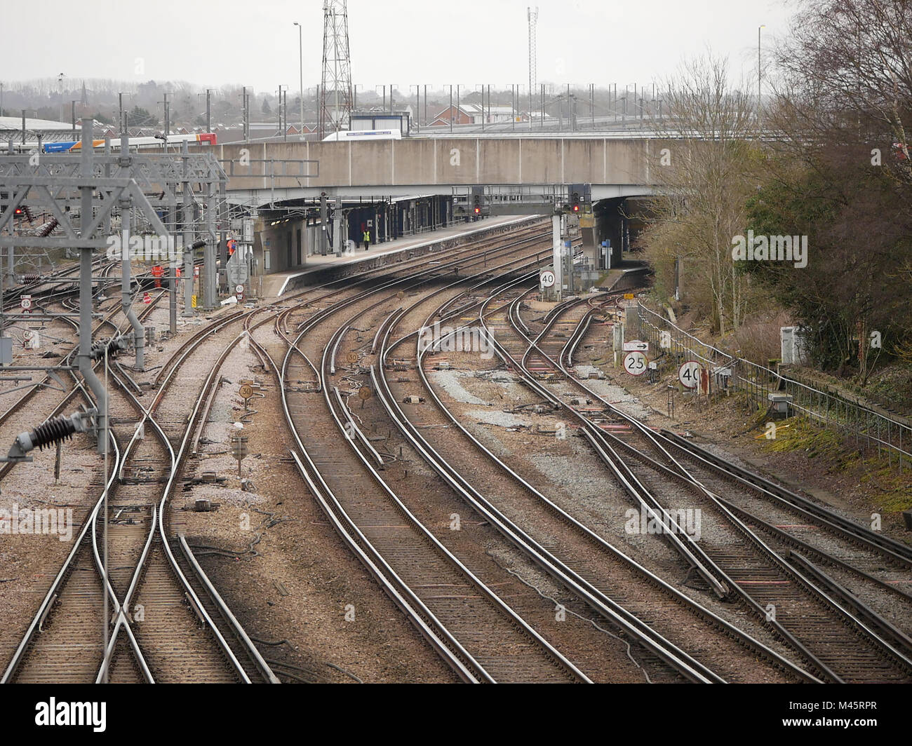 Ashford international railway station hi-res stock photography and ...