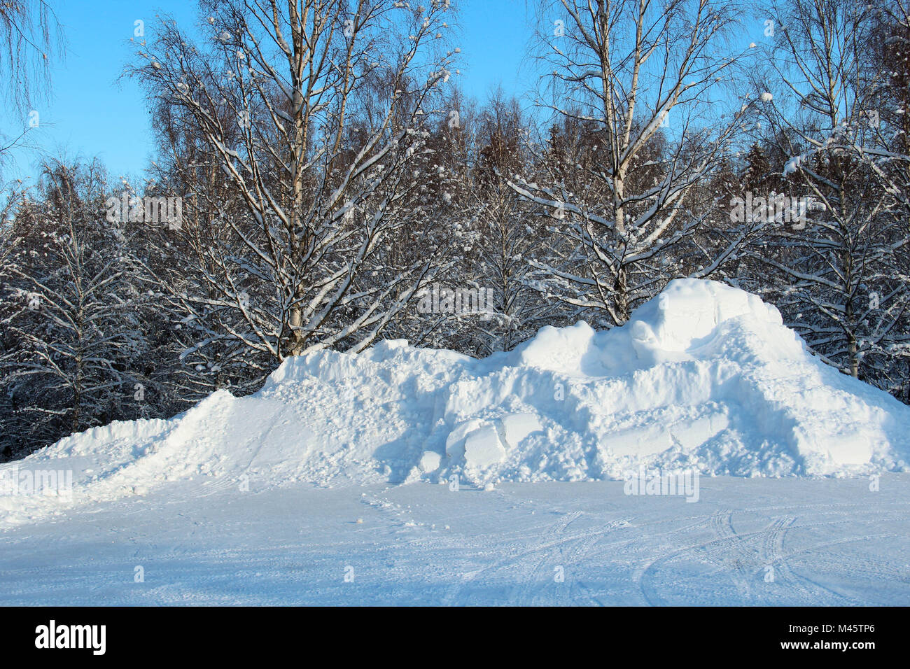 Pile of snow hi-res stock photography and images - Alamy