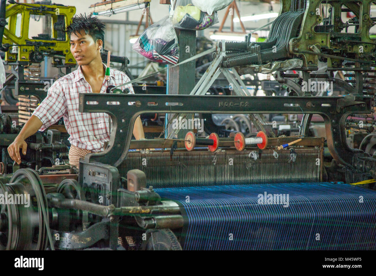 Fabric dye machine hi-res stock photography and images - Alamy