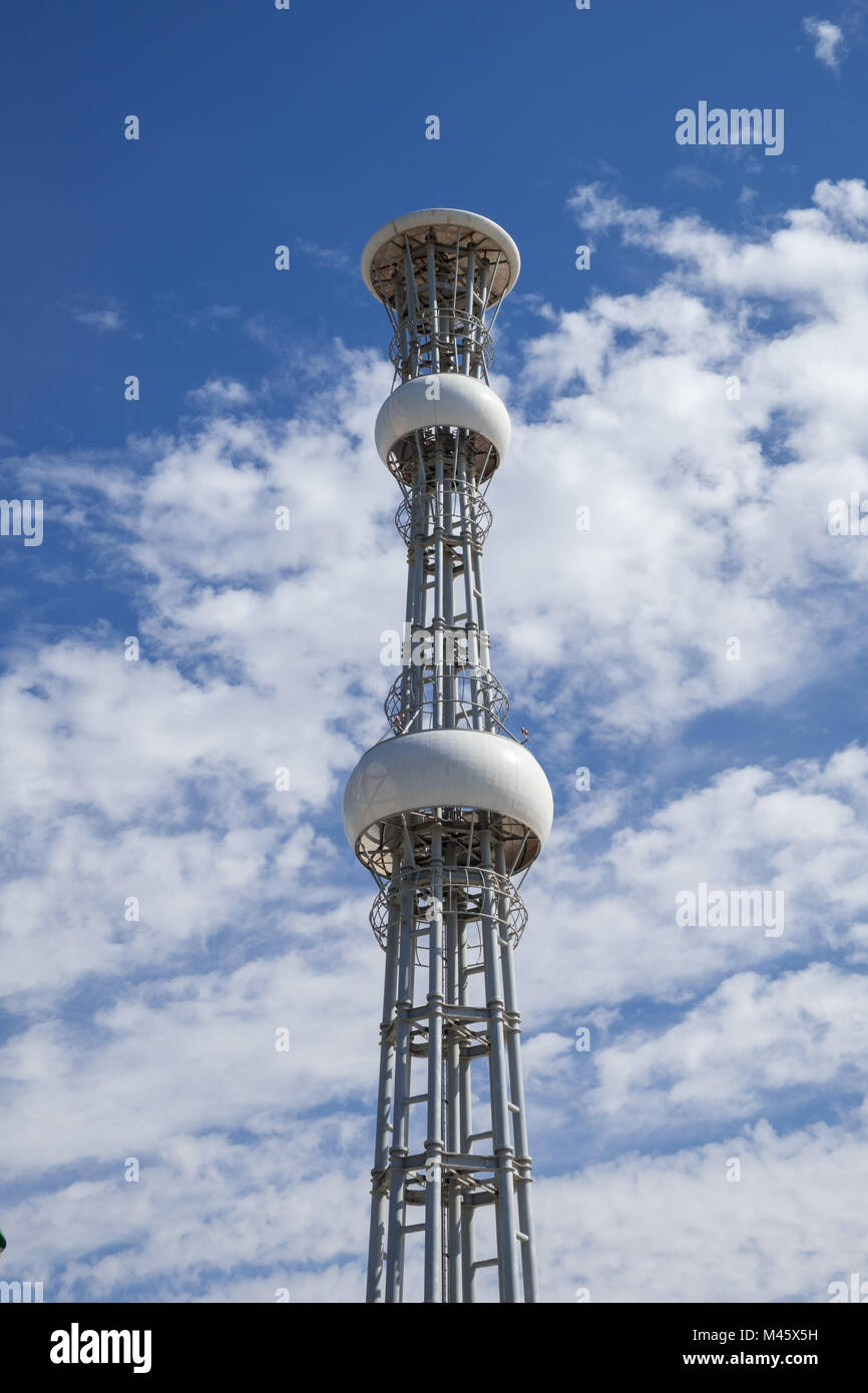 Sky tower outdoor observation deck hi-res stock photography and images ...