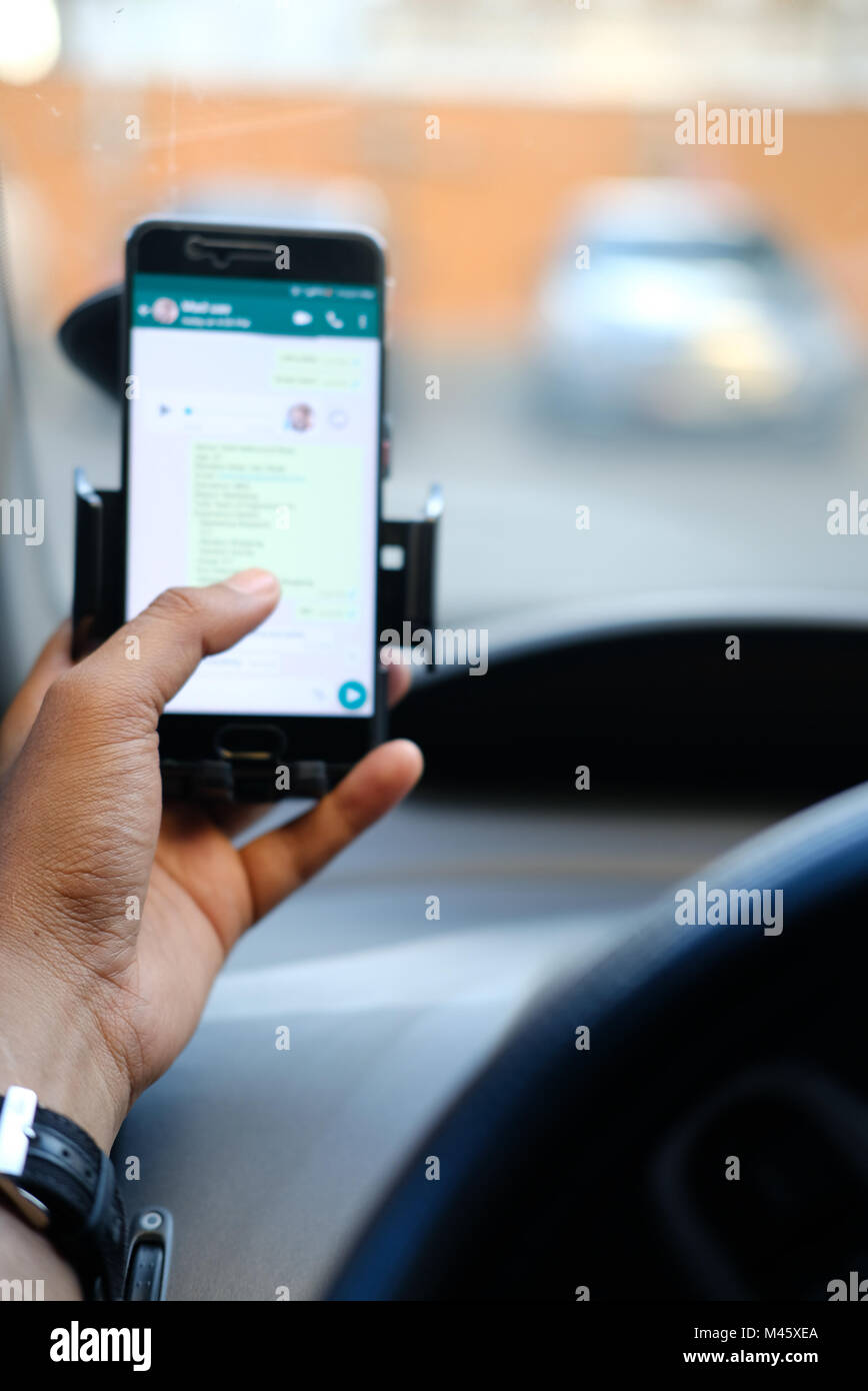 Uae driving phone hi-res stock photography and images - Alamy