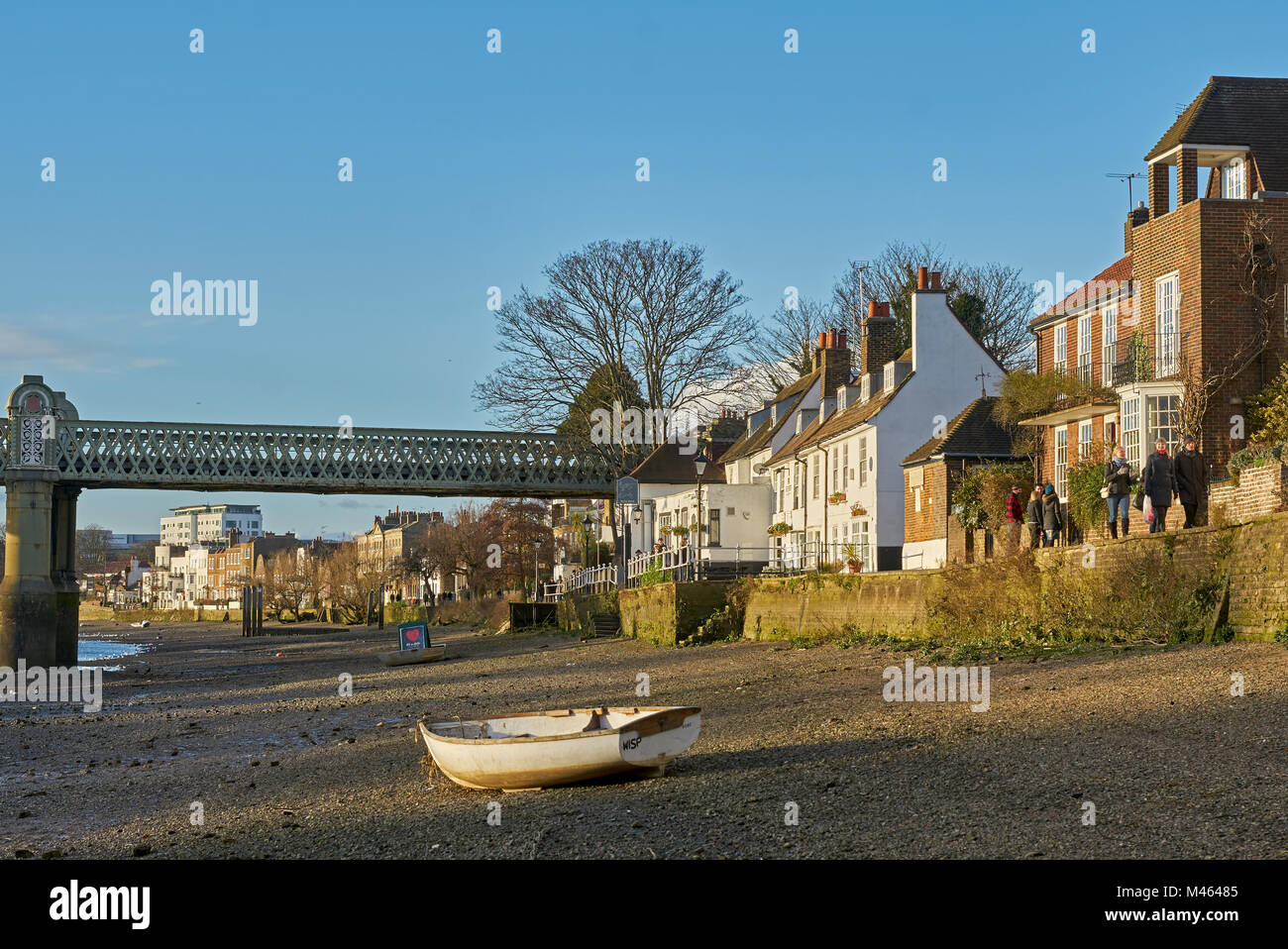 Thames path in chiswick hi-res stock photography and images - Alamy