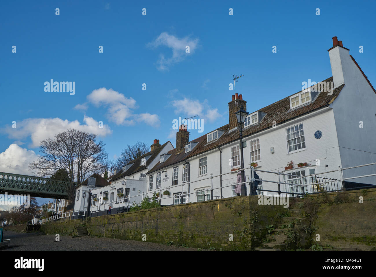 Thames pathway in chiswick hi-res stock photography and images - Alamy