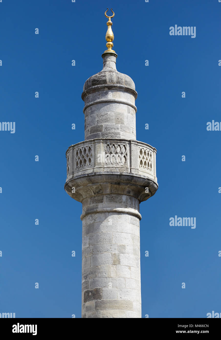 Half moon mosque hi-res stock photography and images - Alamy
