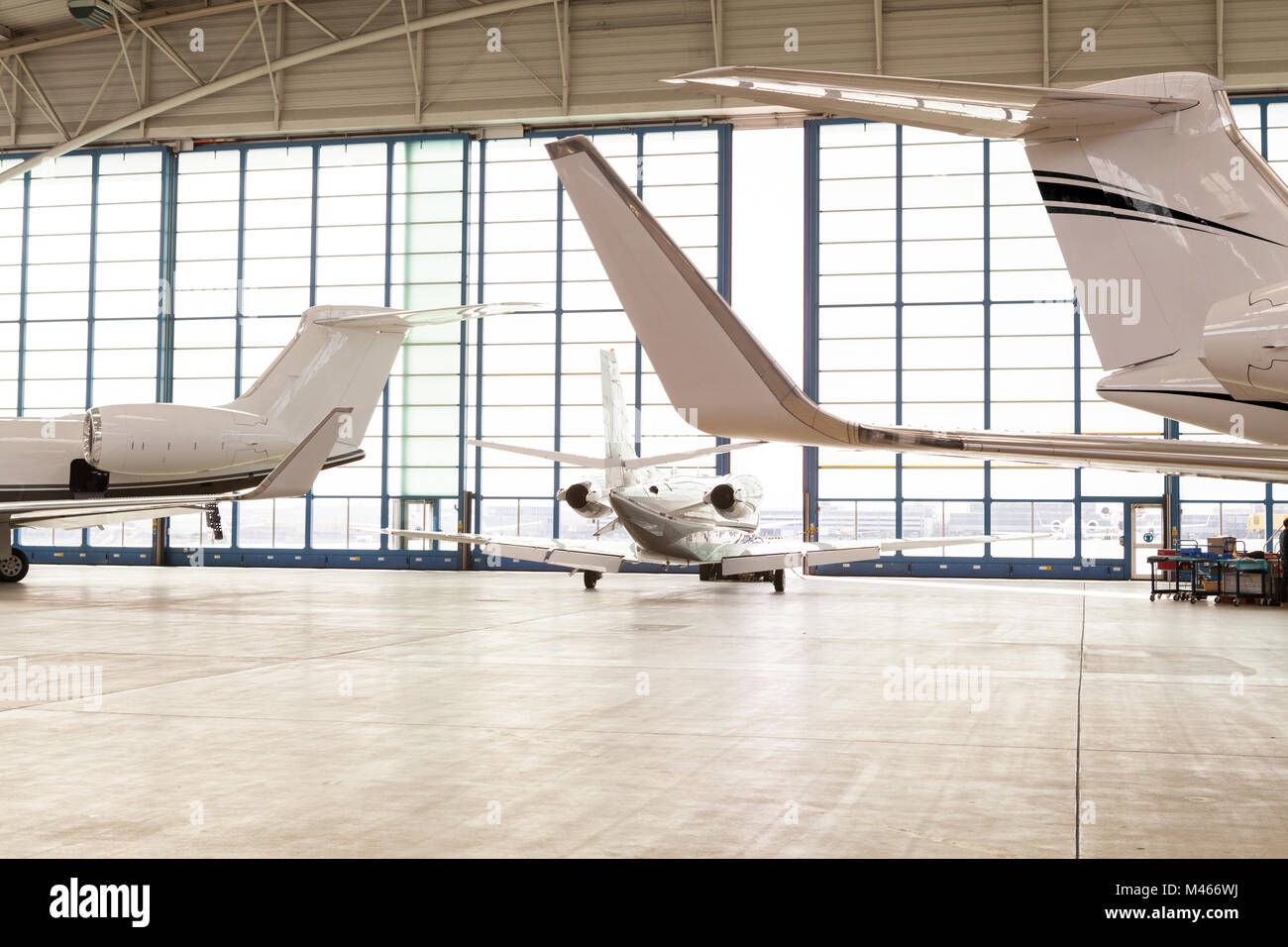 Three engine jet airplane hi-res stock photography and images - Alamy