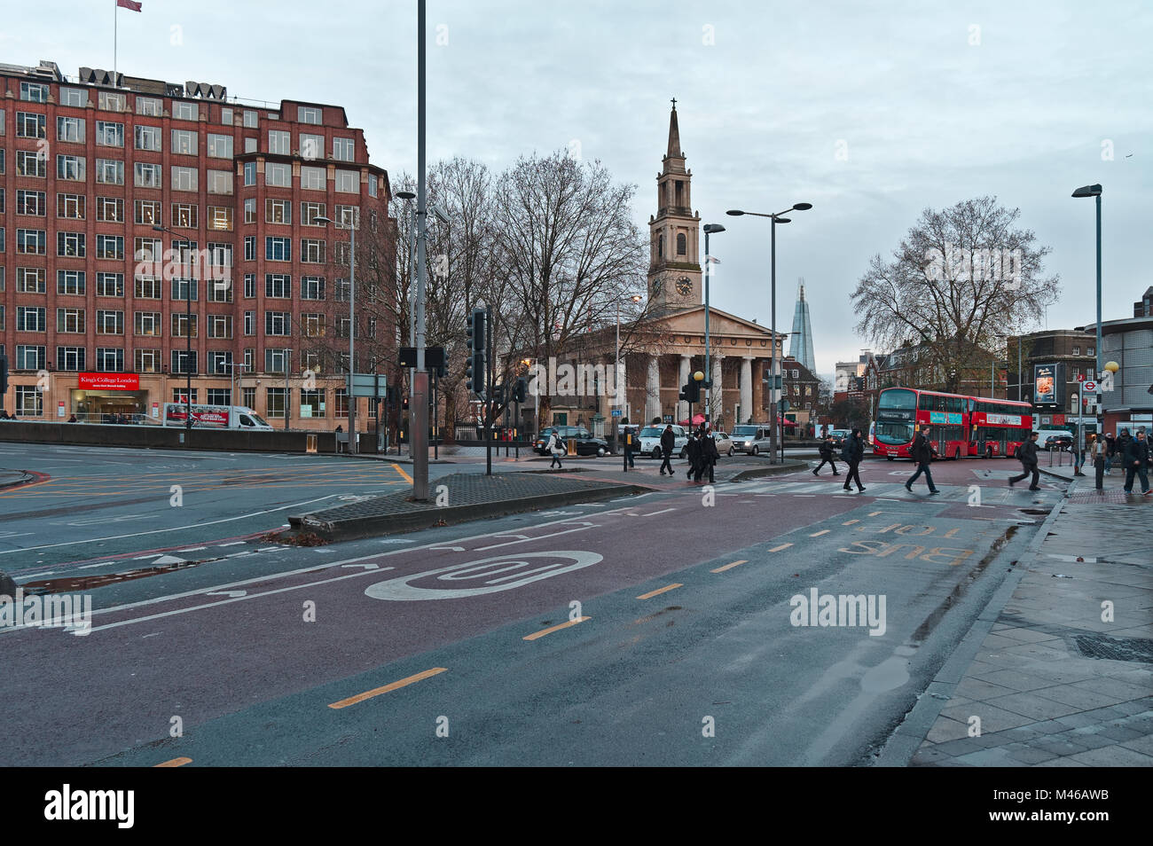 Urban streets of uk houses hi-res stock photography and images - Alamy