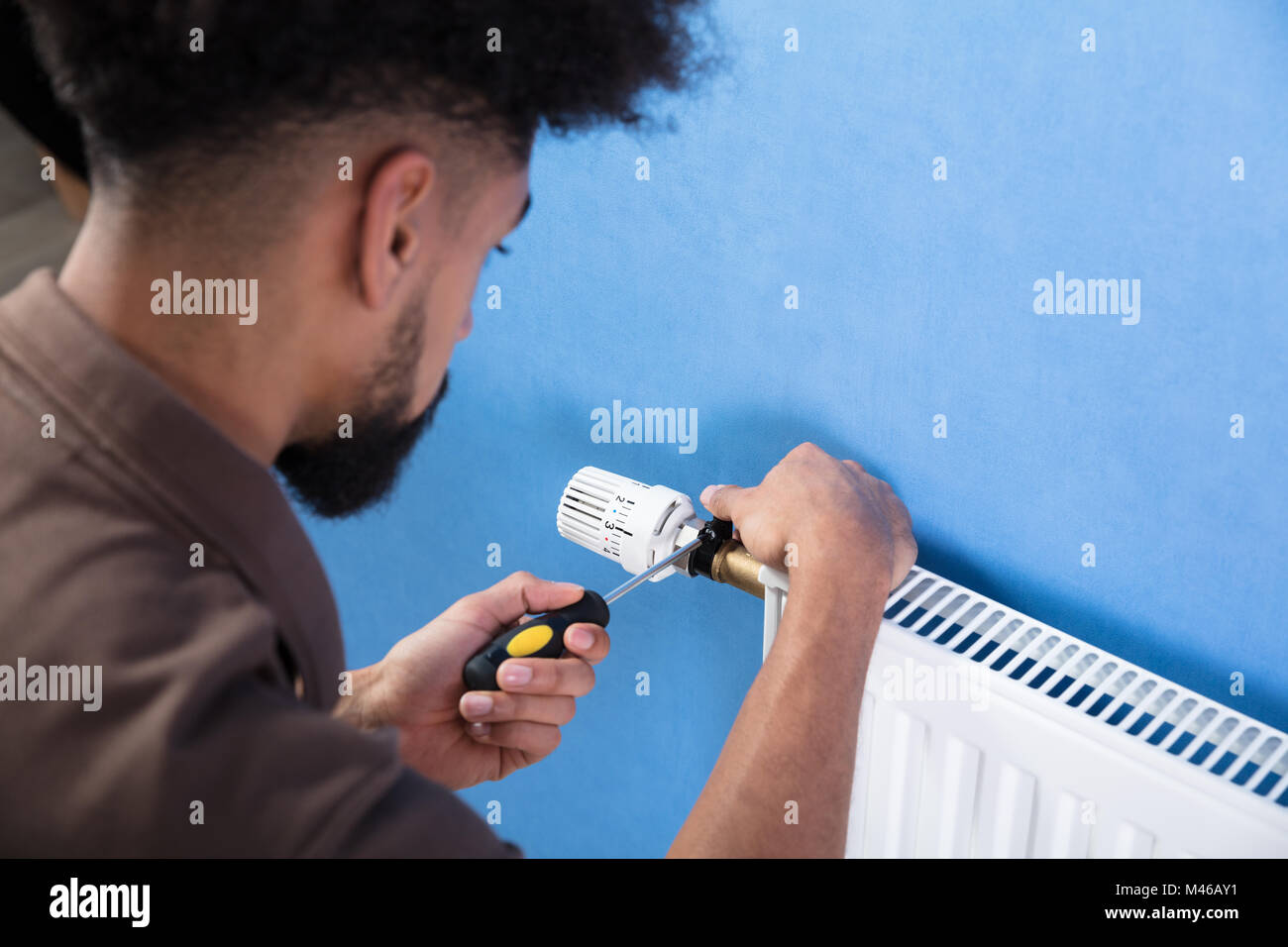 Installing heat pump house hi-res stock photography and images - Alamy