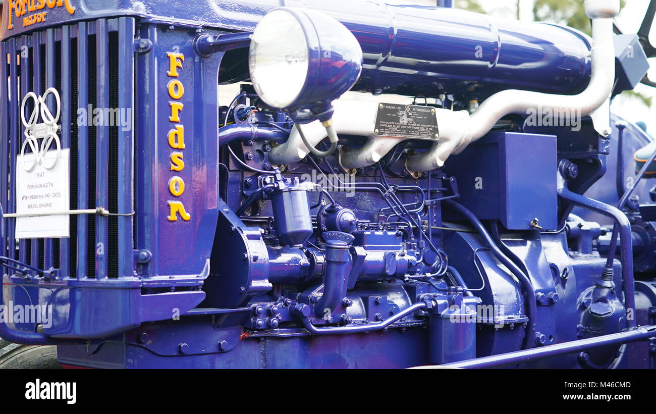 Parade of classic cars hi-res stock photography and images - Alamy