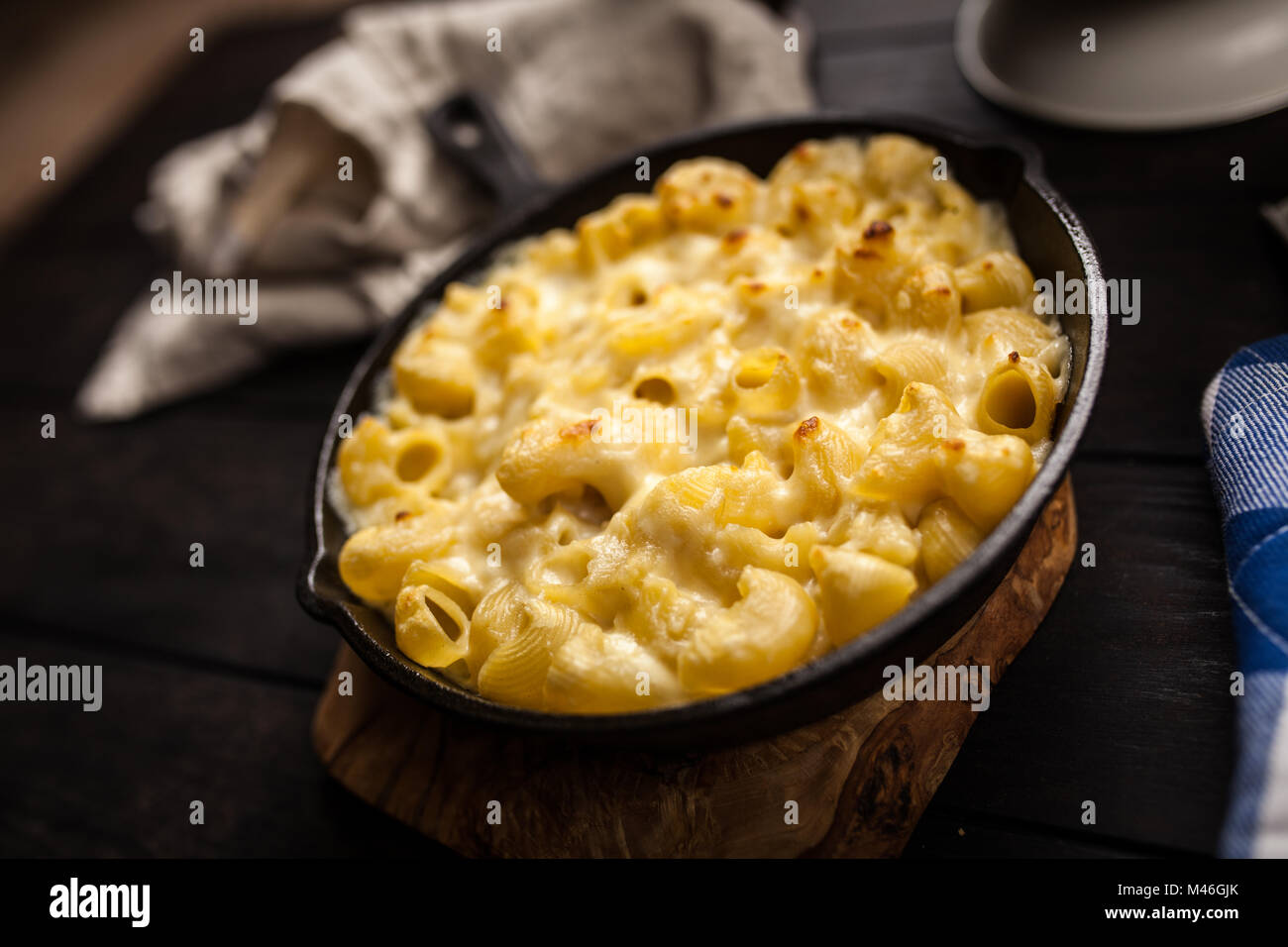 Oven baked macaroni and cheese Stock Photo - Alamy