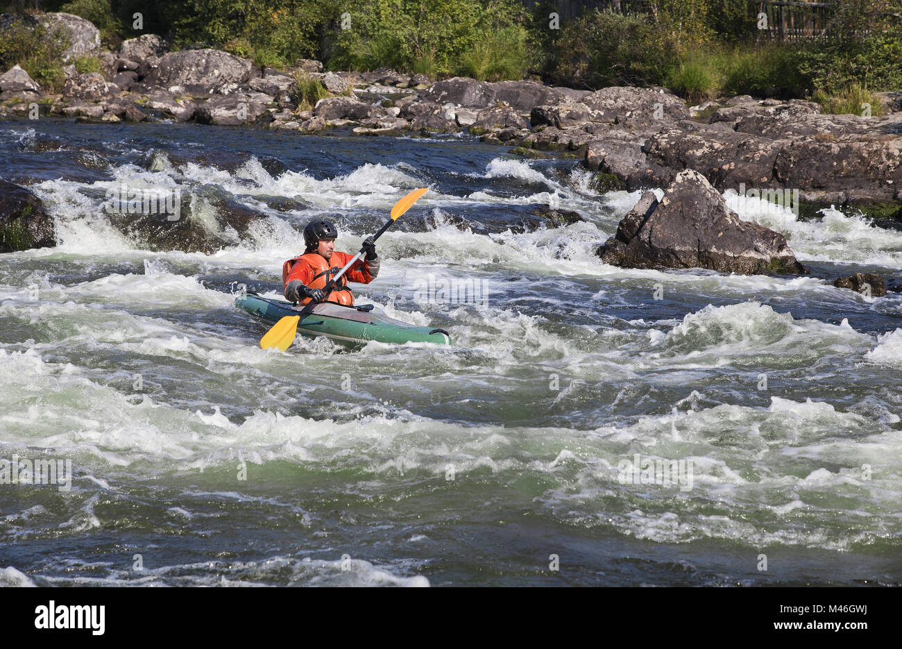 Falling in water canoe hi-res stock photography and images - Alamy