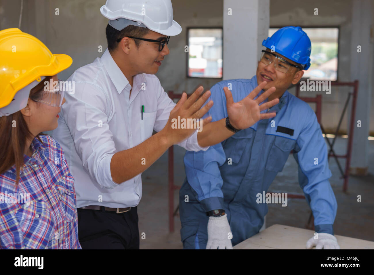 Explaining work hi-res stock photography and images - Alamy