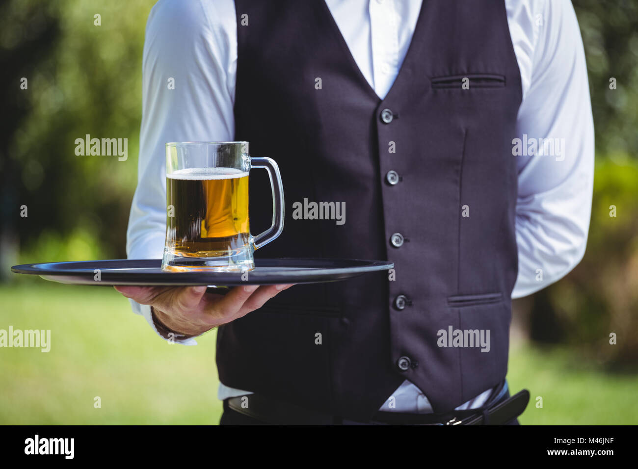 Tray drink pint hi-res stock photography and images - Alamy