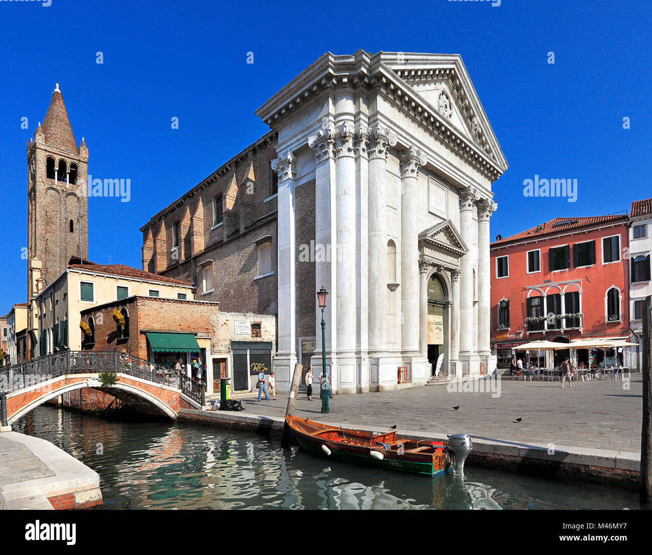 Chiesa di san barnaba venezia hi-res stock photography and images - Alamy
