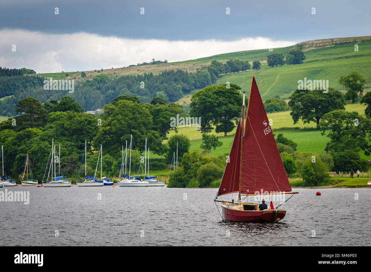 Red sails hi-res stock photography and images - Alamy