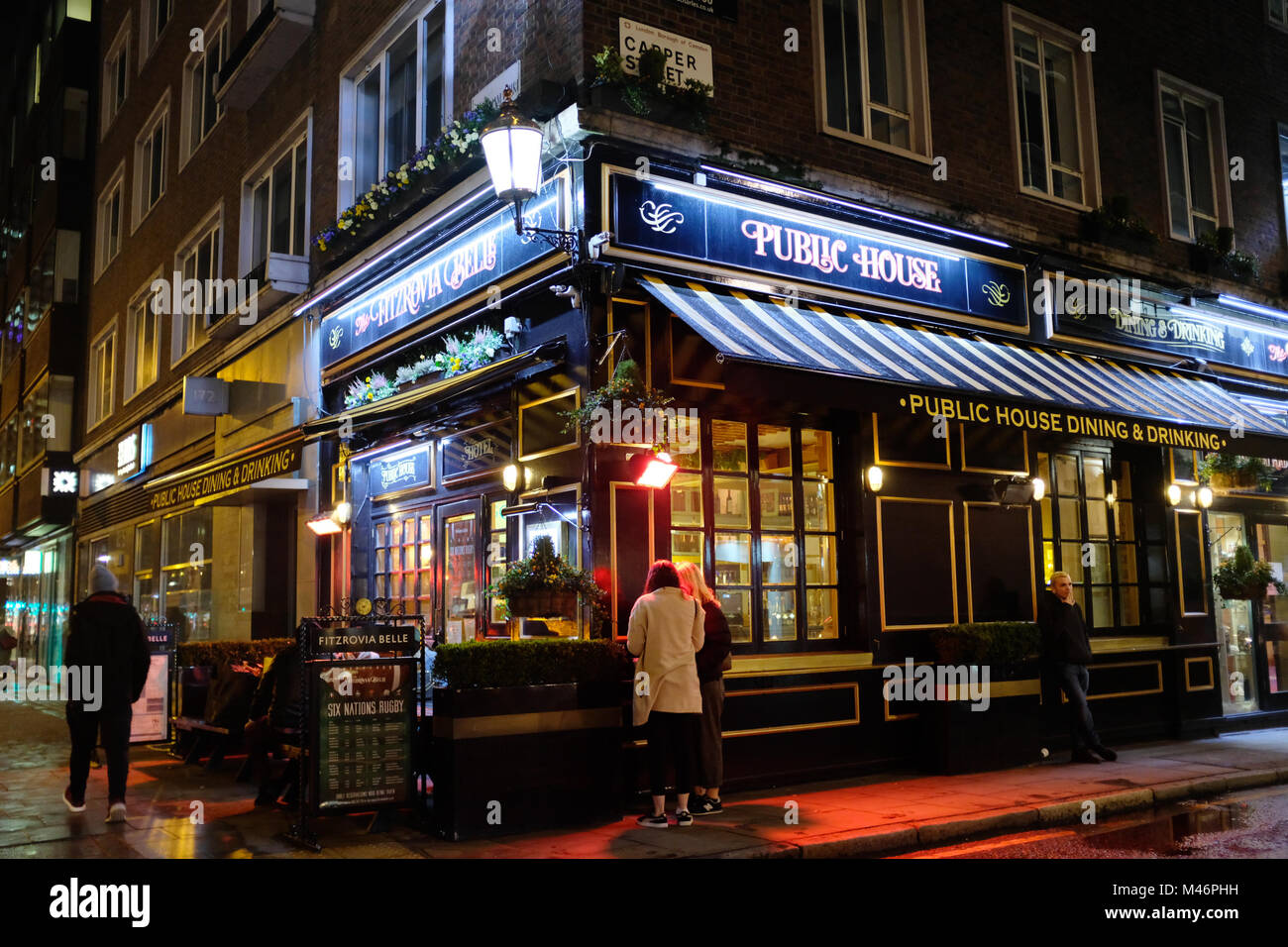 Public House pub bar on Tottenham Court Road, London, England, UK Stock ...