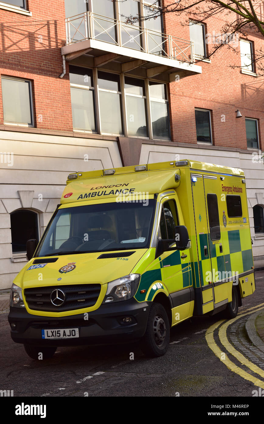 Ambulance side and front hi-res stock photography and images - Alamy