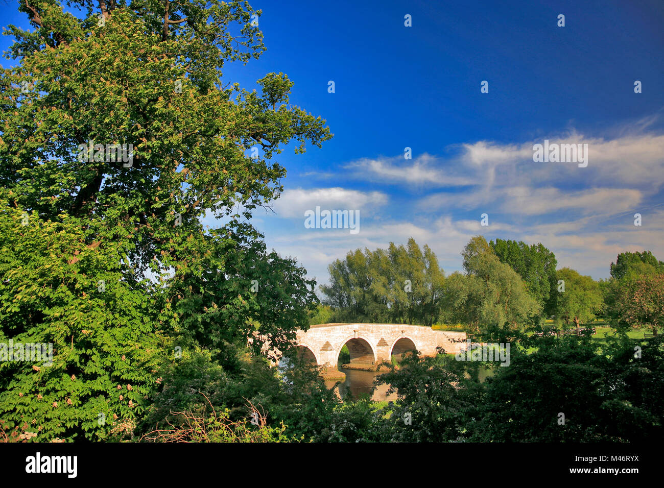 Milton Ferry Stone Bridge over the river Nene, Ferry Meadows country ...