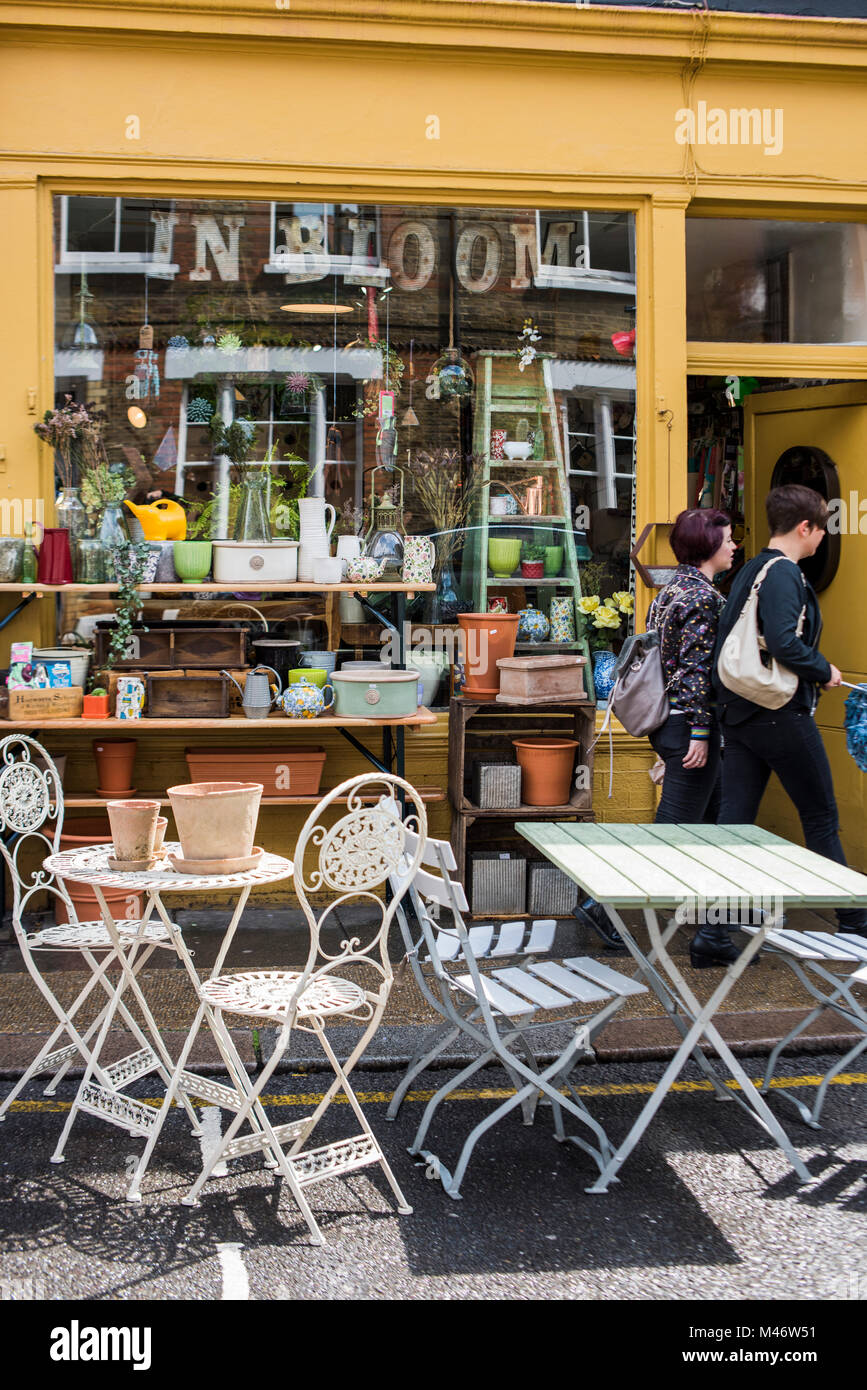 Hackney, East London, England - August 4, 2017: Shops on Columbia Road ...