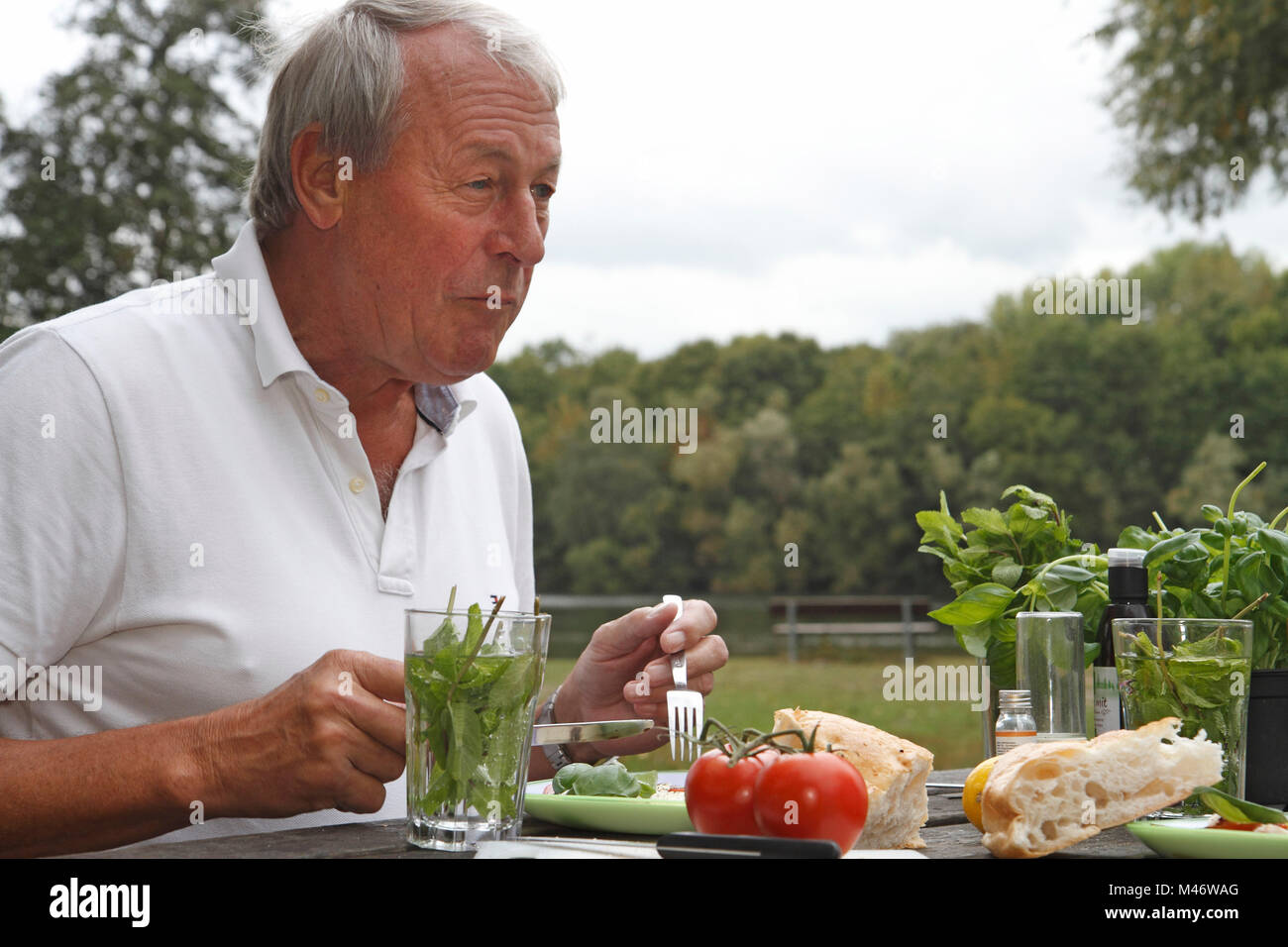 Green patch campsite hi-res stock photography and images - Alamy